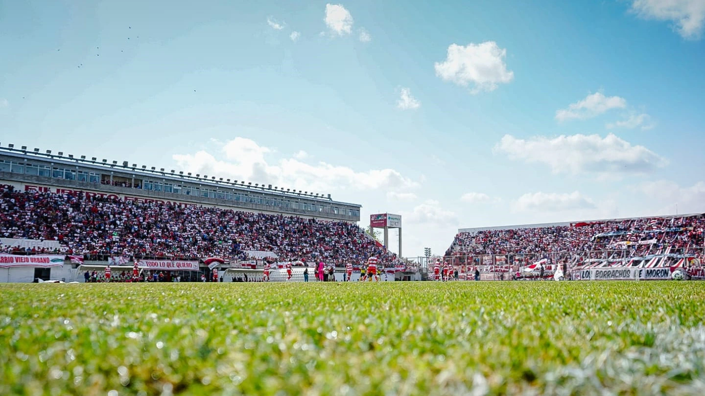 Club Deportivo Morón Oficial: Fútbol, actividades y socios